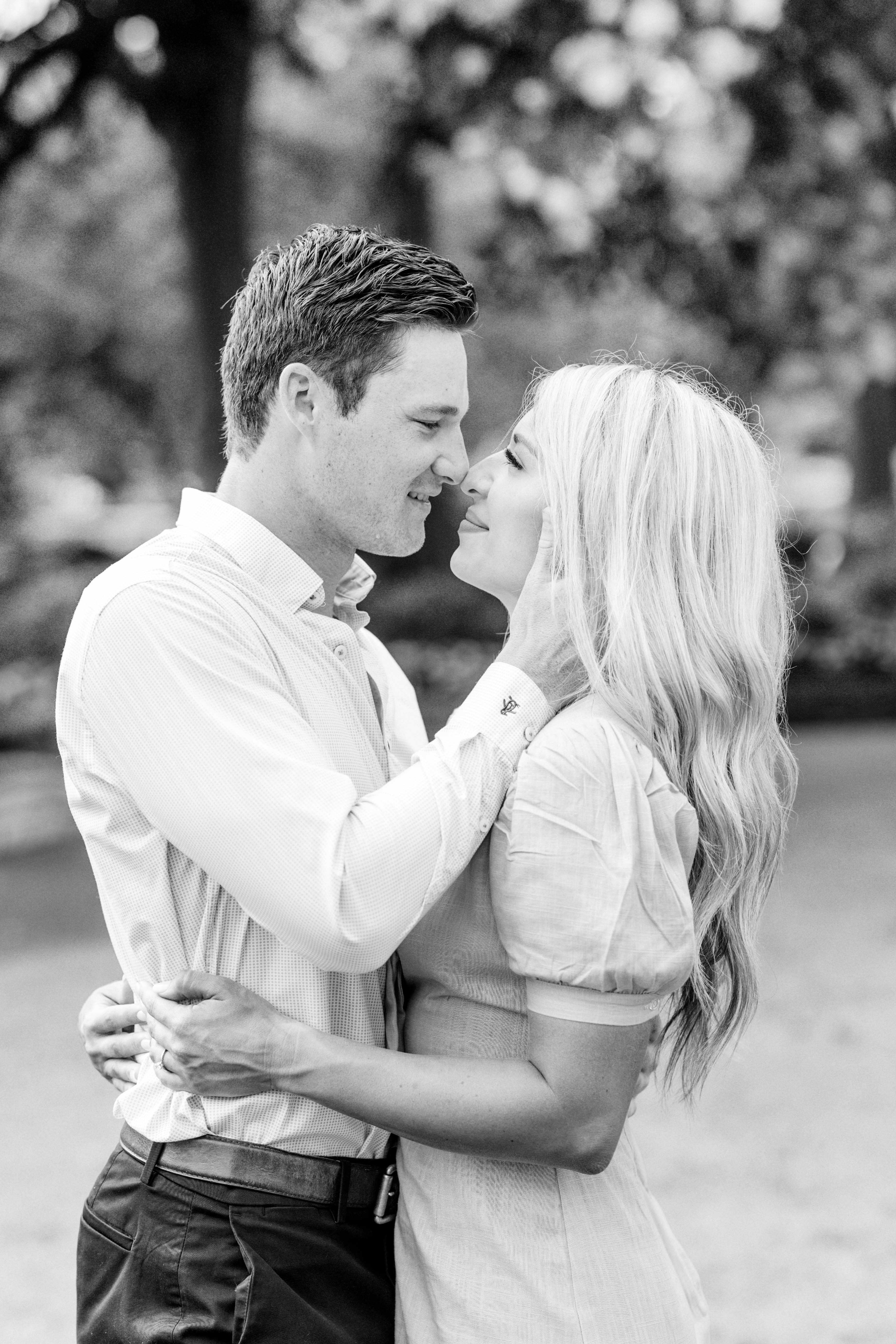 Morgan + Garrett at the Dallas Arboretum - lizziechristineallen.com