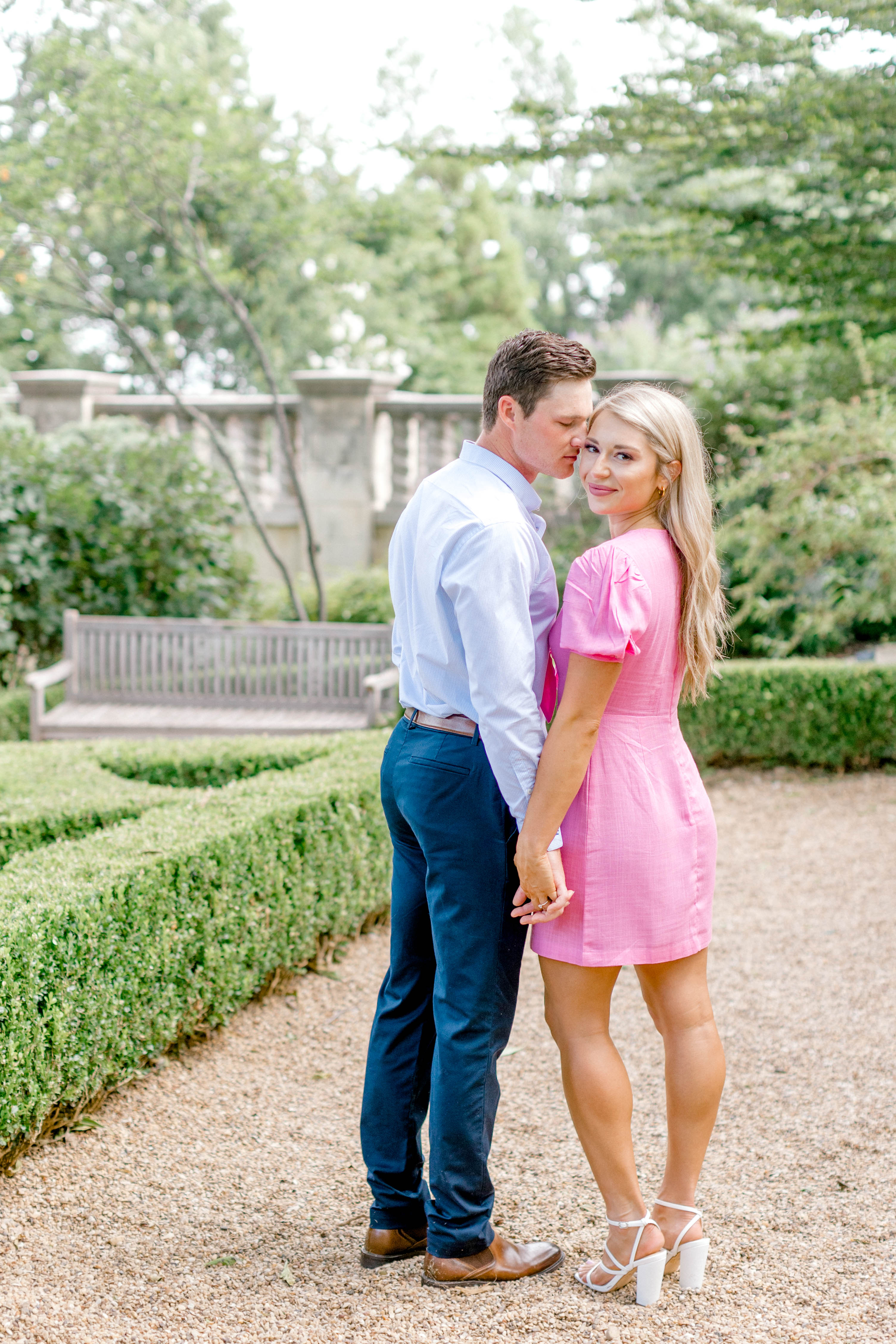Morgan + Garrett at the Dallas Arboretum - lizziechristineallen.com