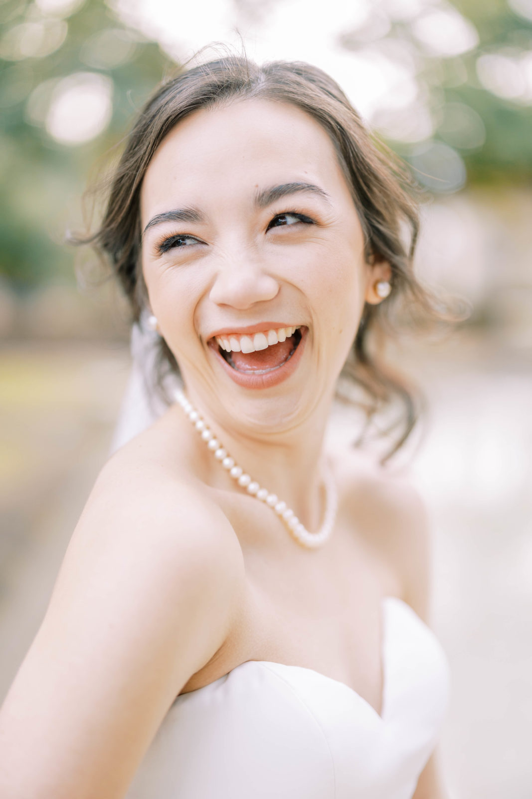 Nikki + Ben at Ashton Gardens - lizziechristineallen.com