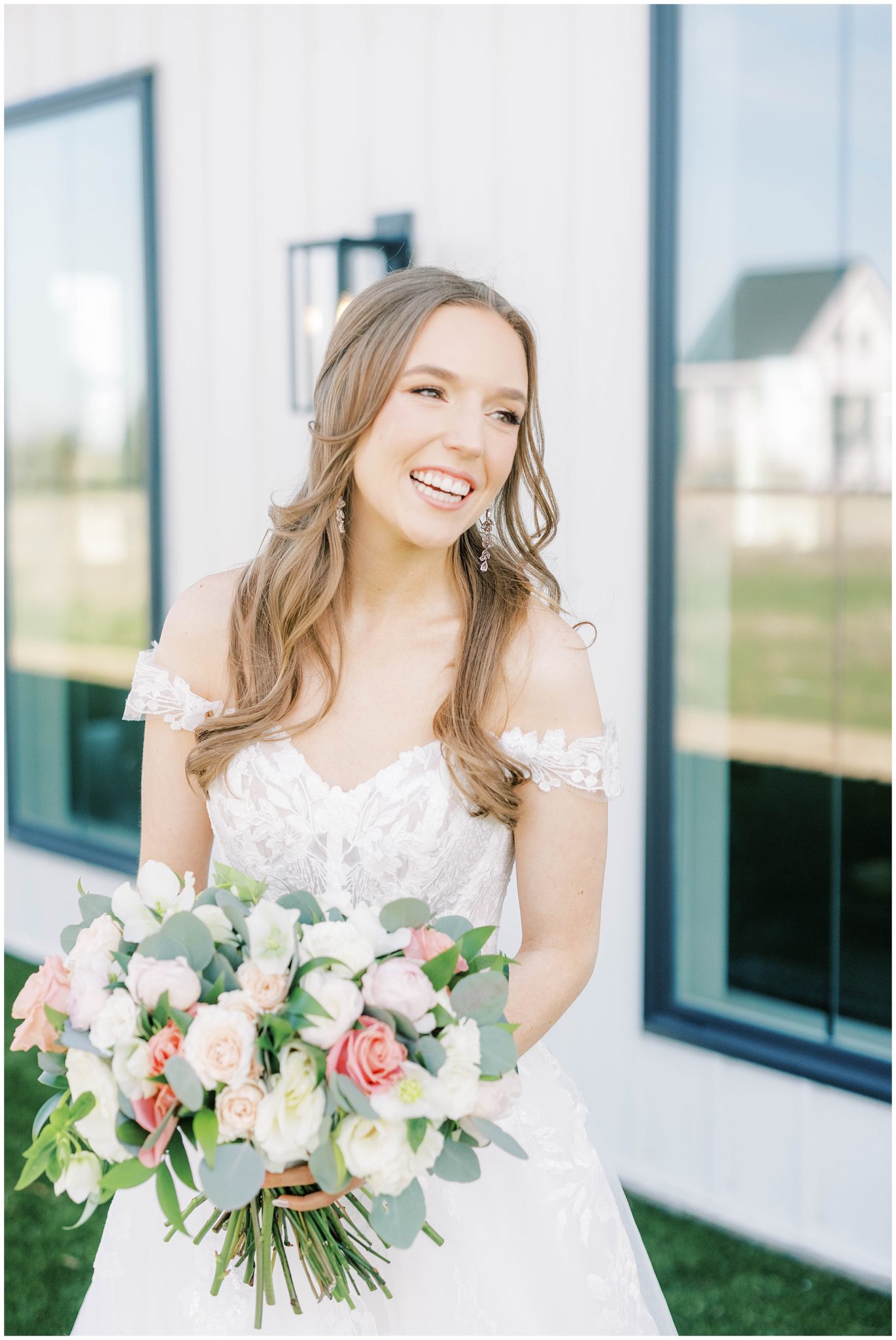 Emily + Cory at Davis & Grey Farms - lizziechristineallen.com